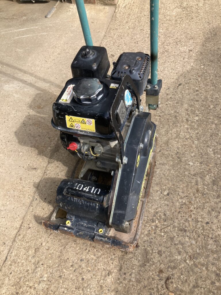 VIBRATING PLATE SMALL - Helpful Hirings